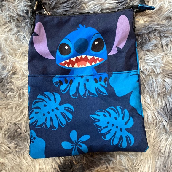 Hot Topic | Bags | Disneys Stitch Cross Body Purse | Poshmark